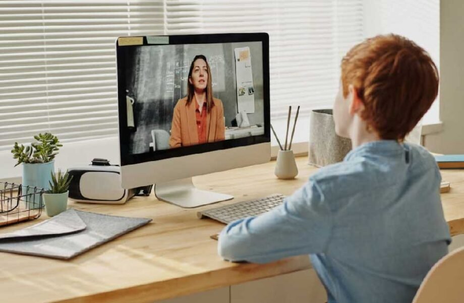 Pros and Cons of Online Schooling for Elementary and High School ...